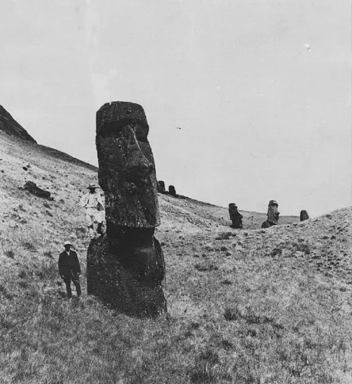 Moai - New World Encyclopedia