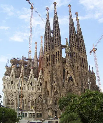 Antoni Gaudi - New World Encyclopedia