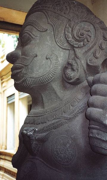 File:Chamstatue.jpg - New World Encyclopedia