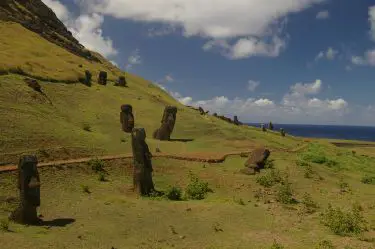 Moai - New World Encyclopedia