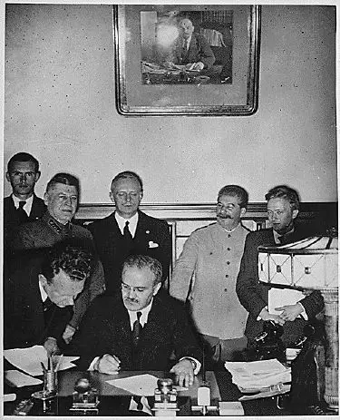 Molotov-Ribbentrop Pact - New World Encyclopedia