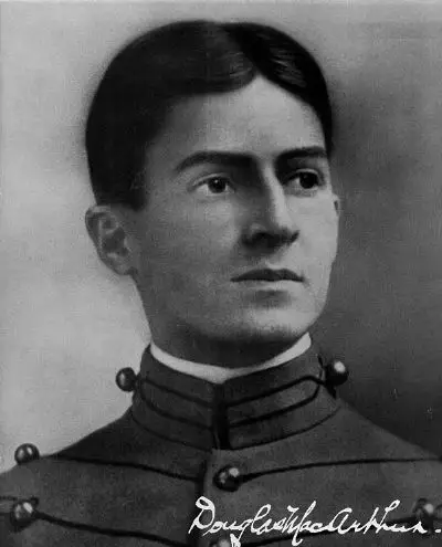 Douglas MacArthur - New World Encyclopedia