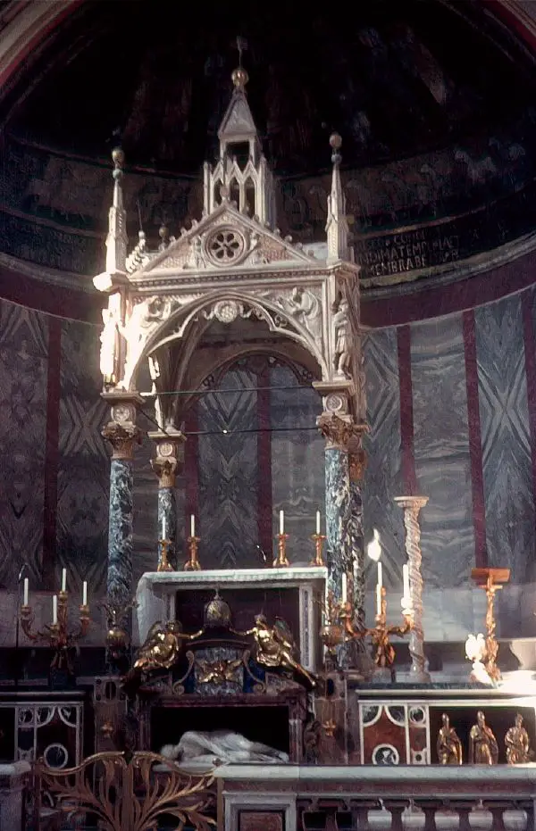 Altar - New World Encyclopedia