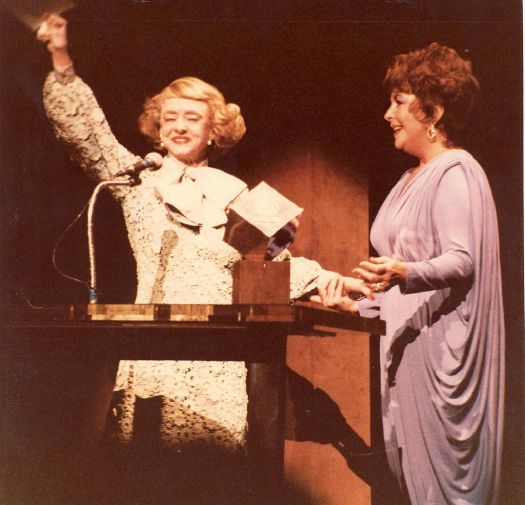 Bette Davis - New World Encyclopedia