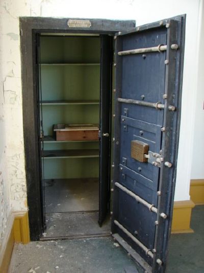 Bank - New World Encyclopedia