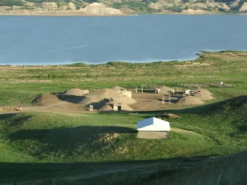 Earth lodge - New World Encyclopedia