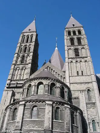 Romanesque architecture - New World Encyclopedia